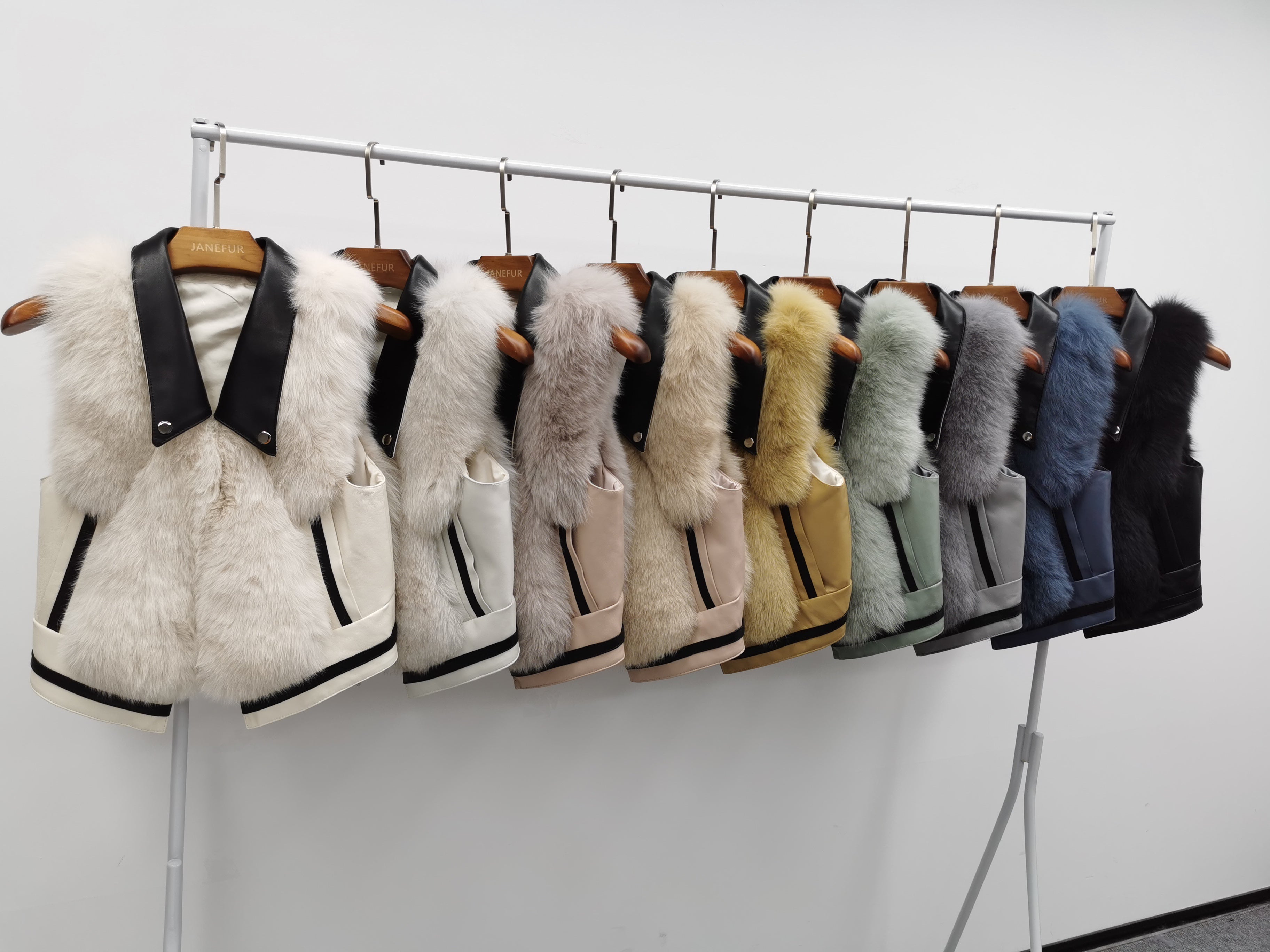 Long Lapel Fox Fur Vest Guide: Quality, Styling & Care Tips – Janefur